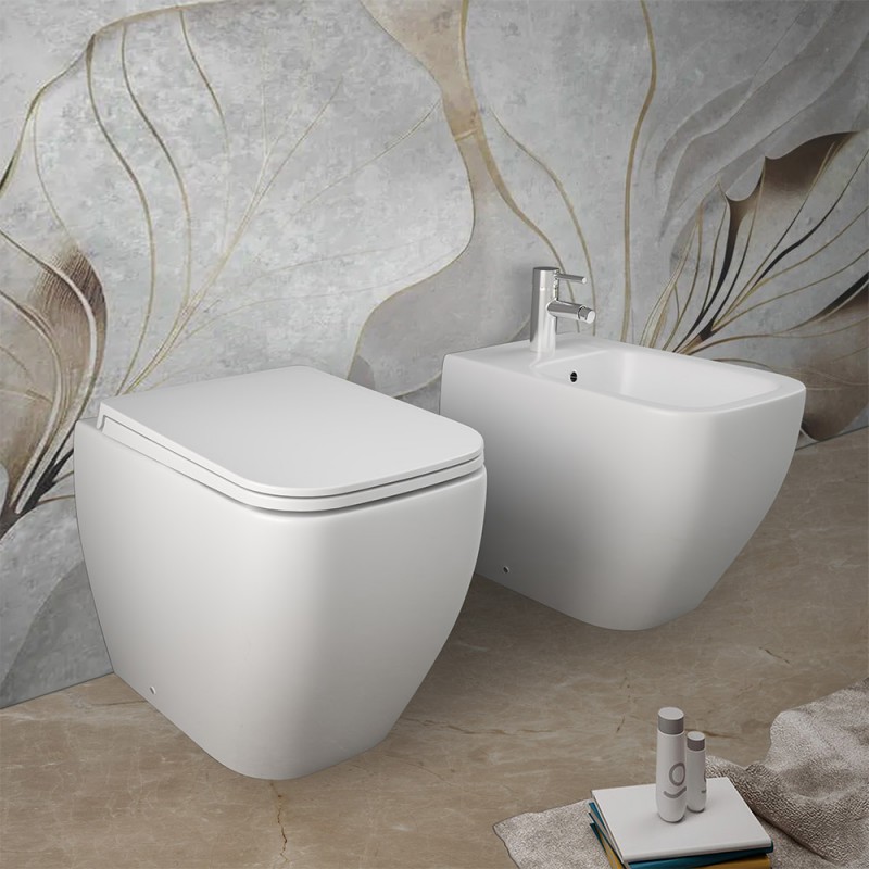 Wc filomuro bianco opaco senza brida Rak serie Metropolitan doppio scarico