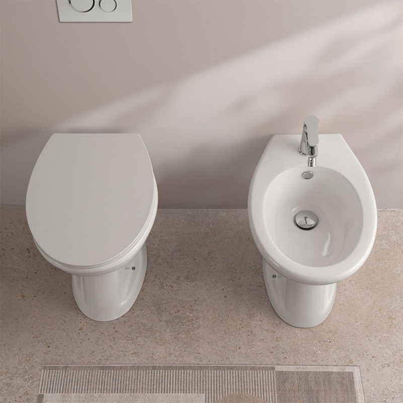Wc singolo tradizionale in ceramica con scarico a terra linea Zeta